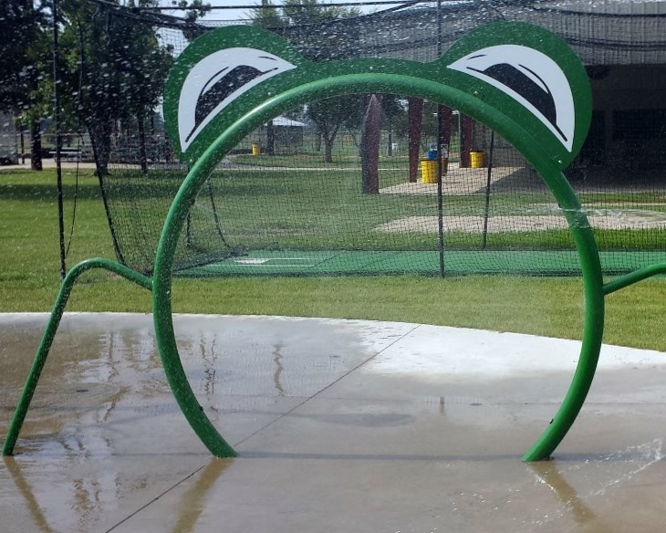 Frog Loop Splash Pad Feature by Rain Deck